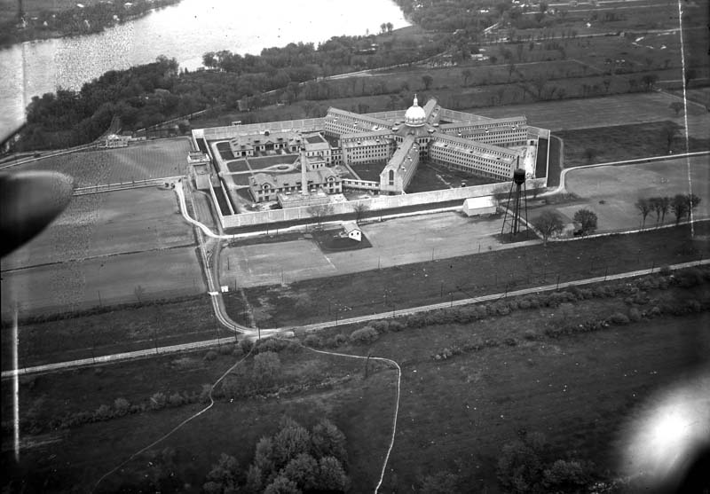 Montréal - Prison de Bordeaux | Advitam - Bibliothèque et Archives ...